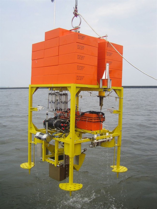 Lander with Benthic Chamber and Syringe Station, KC Denmark · Oceanography · Limnology ...