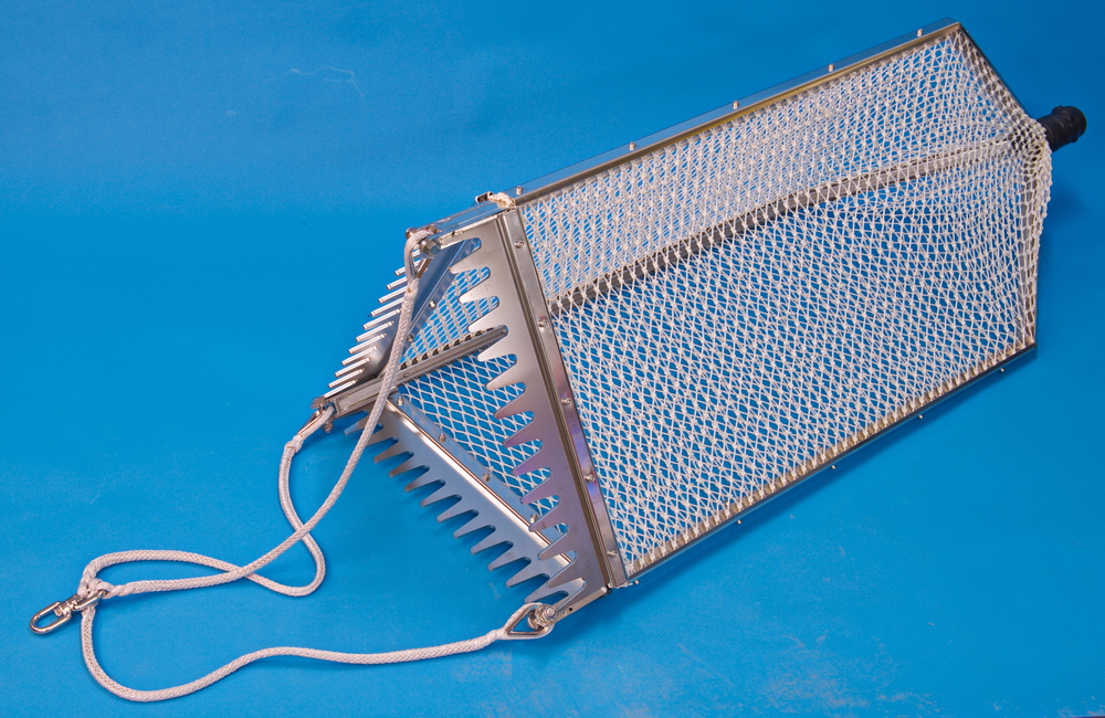 Triangular dredge, 55 x 55 x 55 cm, KC Denmark · Oceanography ...