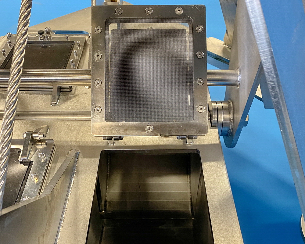 Day Grab for sediment sampling and marine geological sampling., KC ...